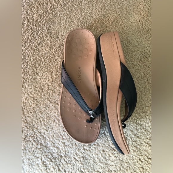 Vionic | Shoes | Vionic Platform Flip Flops | Poshmark